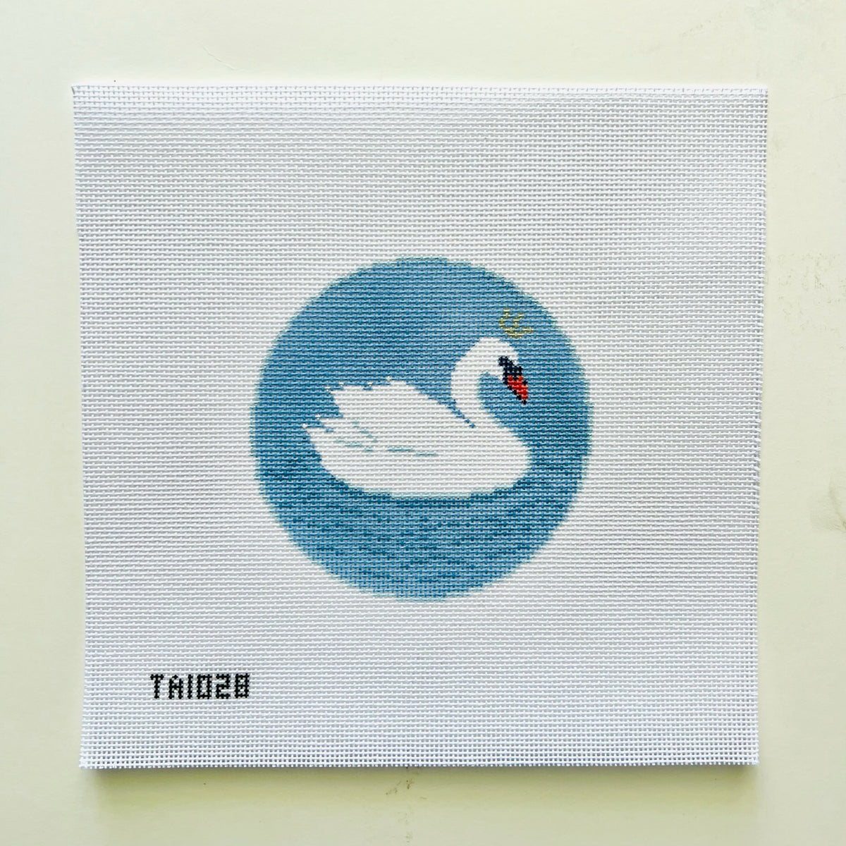 Round Swan – KC Needlepoint